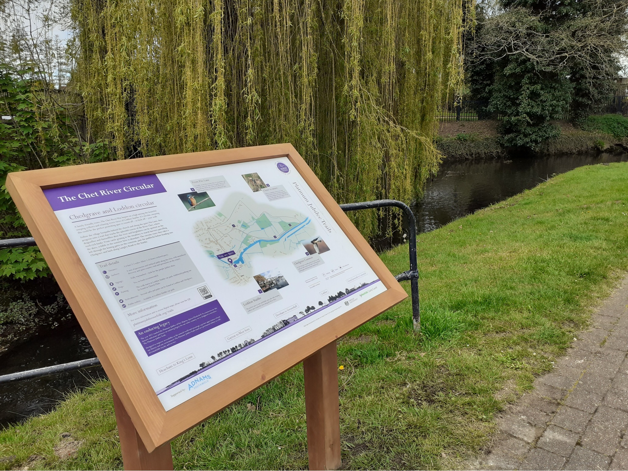 Queen's Platinum Jubilee Trails Maps and Signs - Lovell Johns